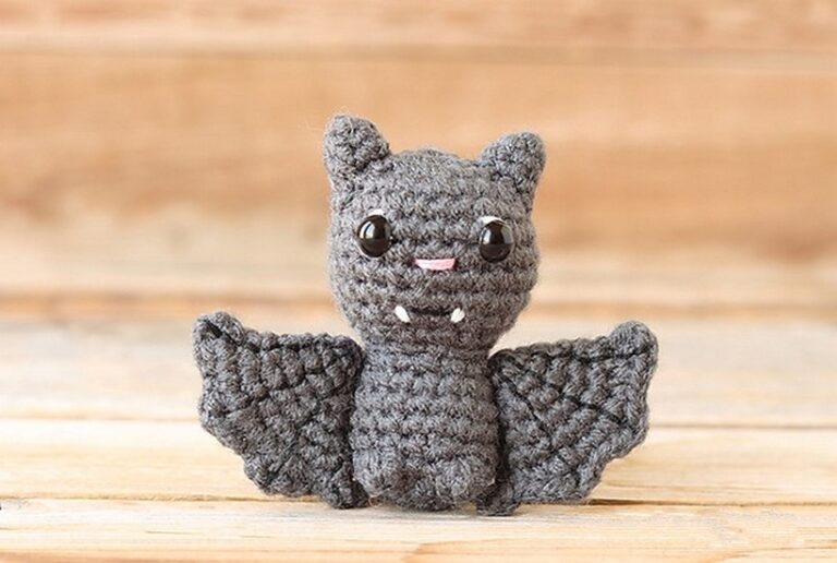 10 Free Crochet Bat Amigurumi Patterns For Spooky Decor - Clairea Belle ...