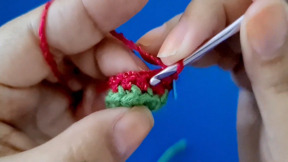 How to Crochet a Chili Pepper Keychain Pattern for Trendy Addition ...
