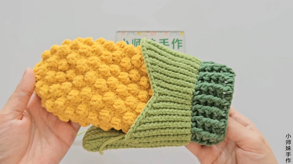 Easy & Free Crochet Corn Glove Pattern for Elegant Hands - Clairea ...